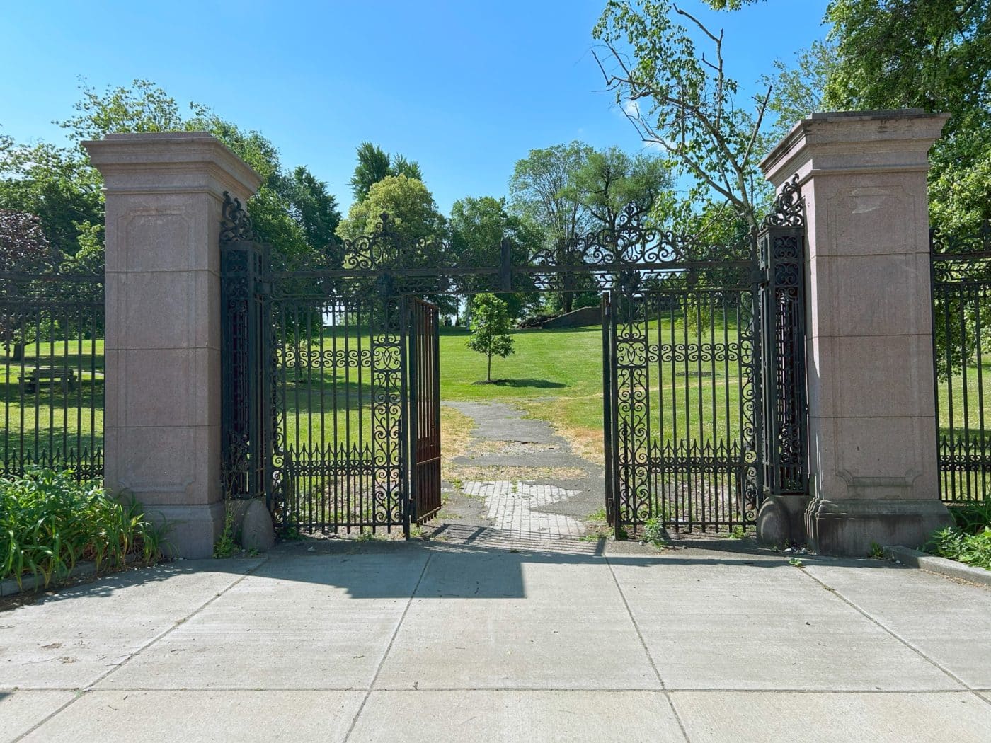 Mellon Park Entrances and Signage | Pittsburgh Parks Conservancy